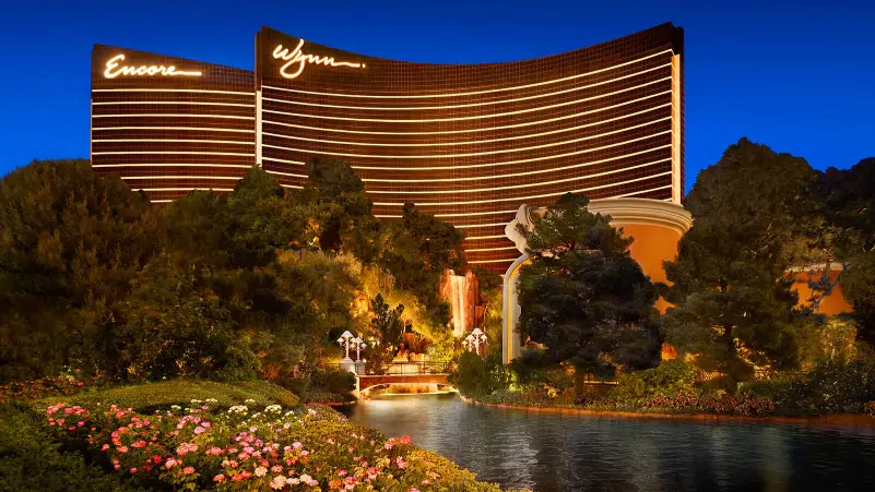 Wynn Las Vegas 2025: Lake of Dreams, Floral Displays & Luxe Casino ...